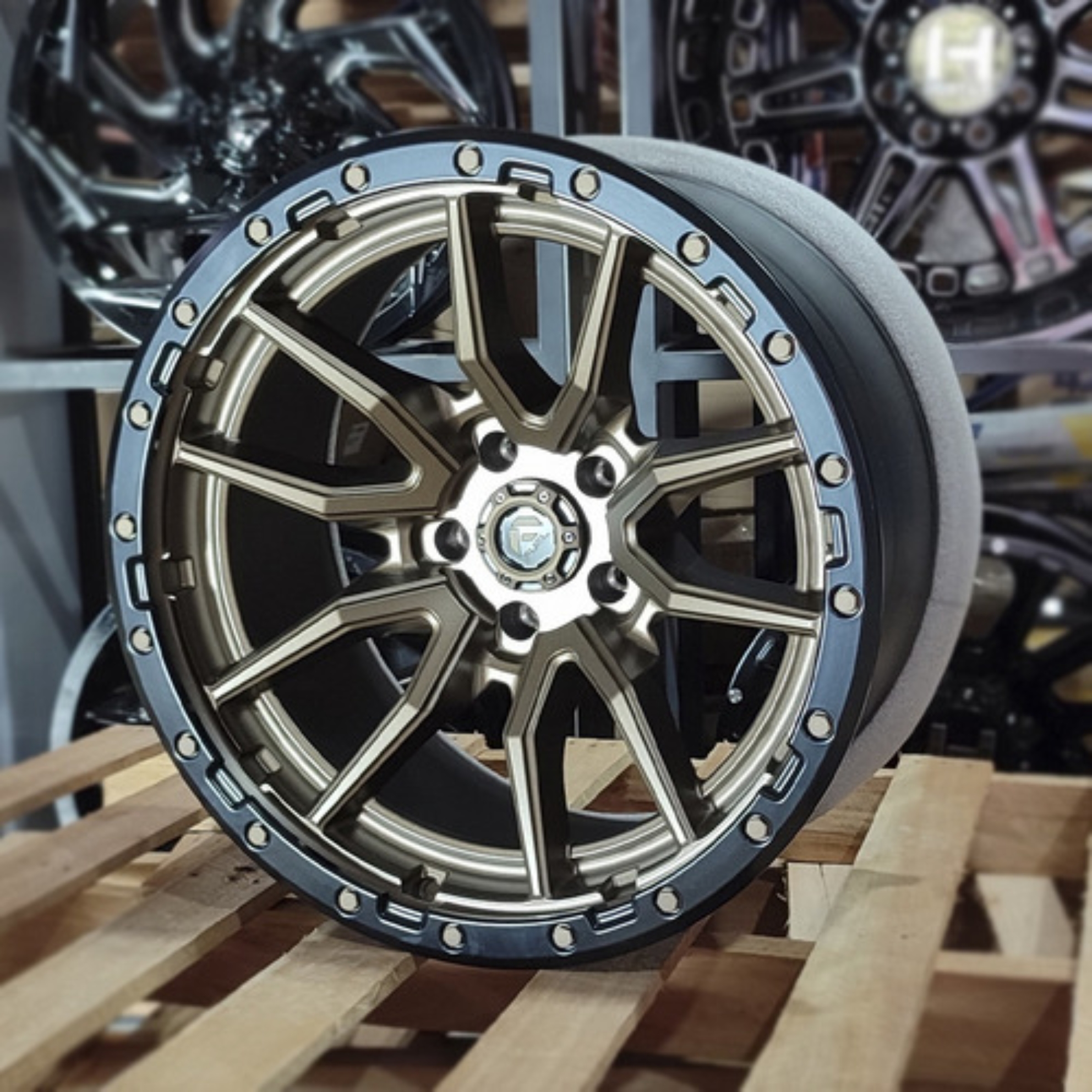 Roda Fuel Rebel 20x09 5x139.7 +1mm Bronze c/ Borda Preta - 4x4 Store Brasil