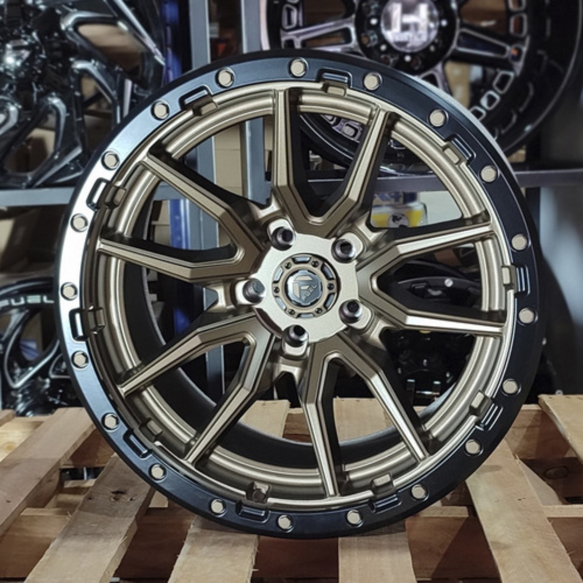 Roda Fuel Rebel 20x09 5x139.7 +1mm Bronze c/ Borda Preta - 4x4 Store Brasil