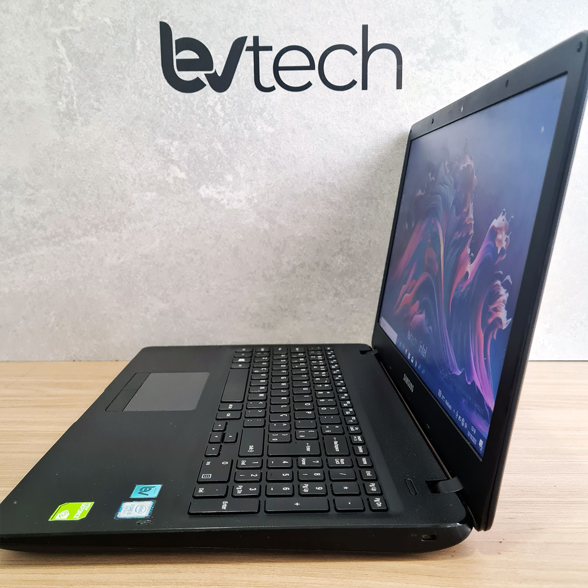 Samsung Expert NP300 - Core i7-7ª Ger. - 16Gb Ram - 256Gb SSD - LevTech Store