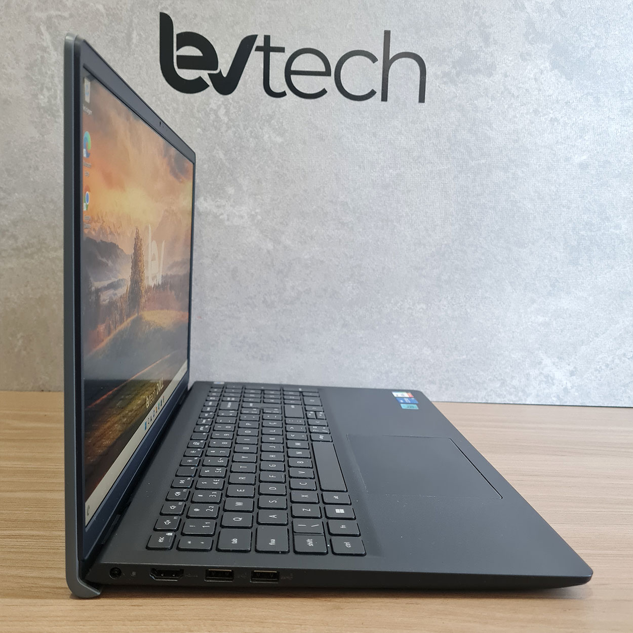 Dell Vostro 3510 - Core i5 11ª Ger. - 8Gb Ram - 256Gb SSD - Tela 15'6" - LevTech Store