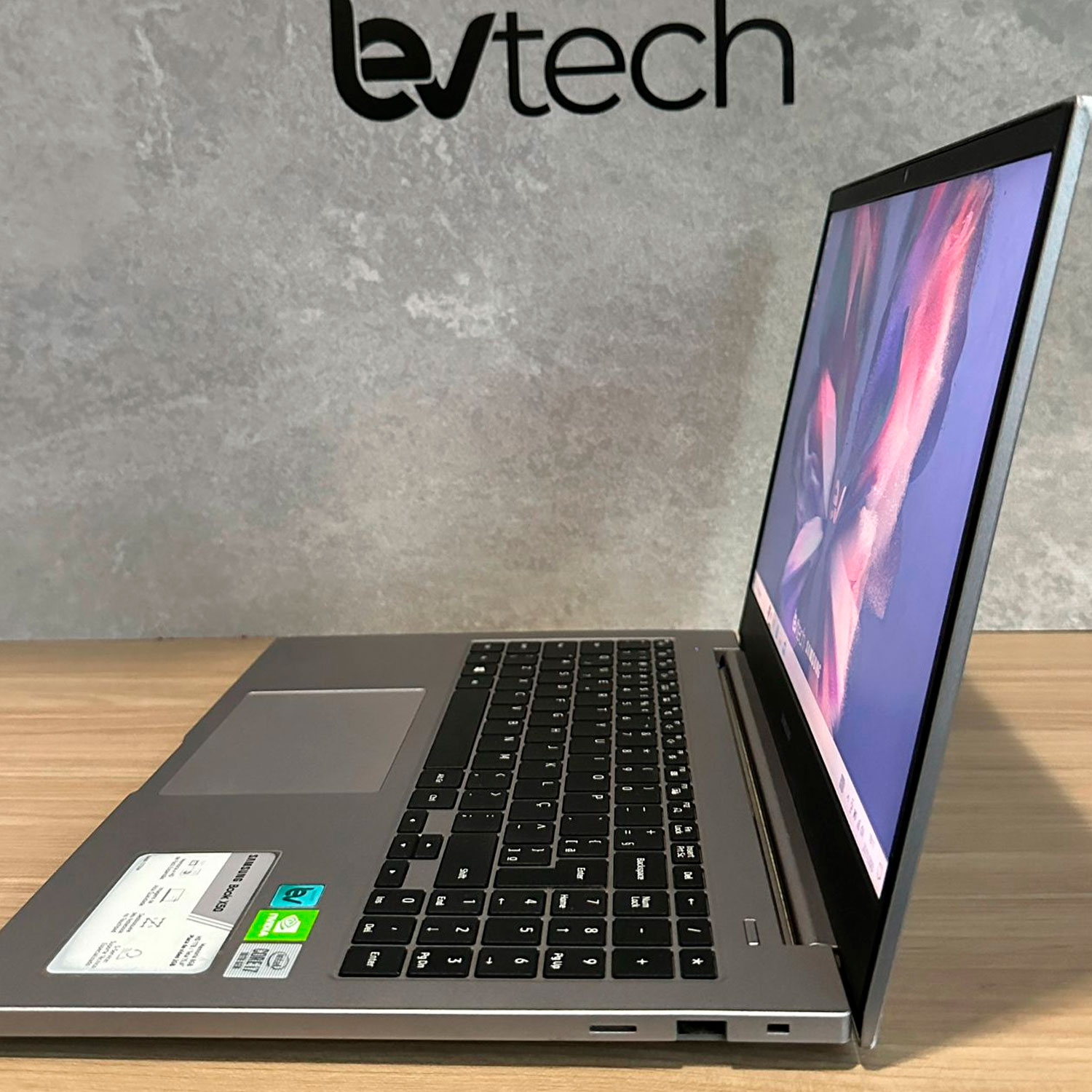 Notebook Samsung Book X50 - Core i7-10ª Ger. - 16Gb Ram - 256Gb SSD - Tela 15'6" - Windows 10 ...