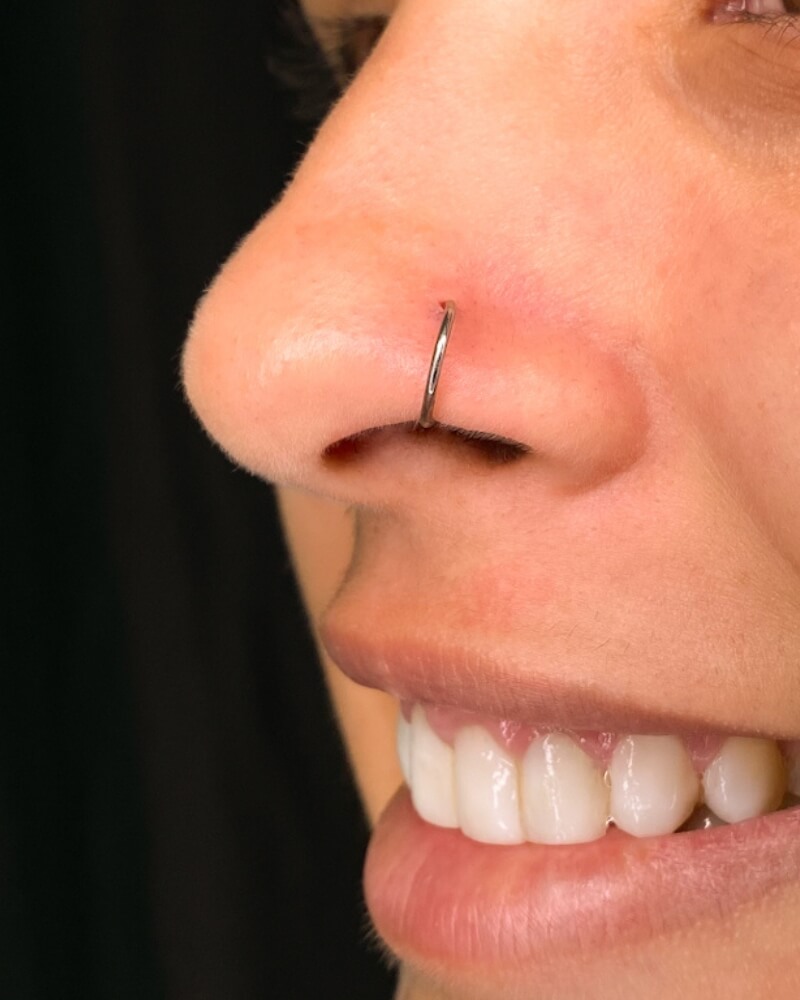 Piercing Argola Nariz D ring PVD Gold Titânio - Alternative Piercing ...