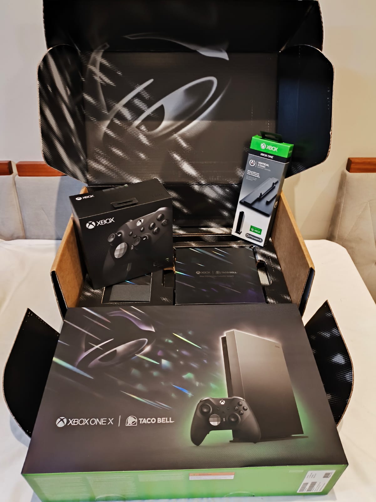 Console Xbox One X Taco Bell Black Limited Edition Bundle - www ...