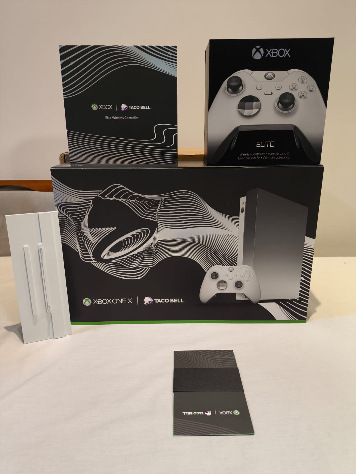 Console Xbox One X Taco Bell Platinum Limited Edition Bundle - www ...