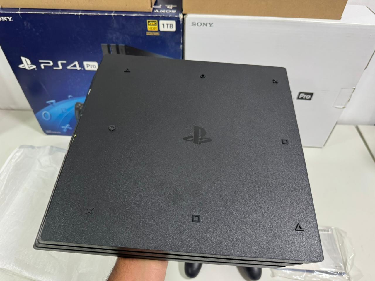 Console Playstation 4 Pro 1tb - PS4 Pro - www.maicongames.com.br