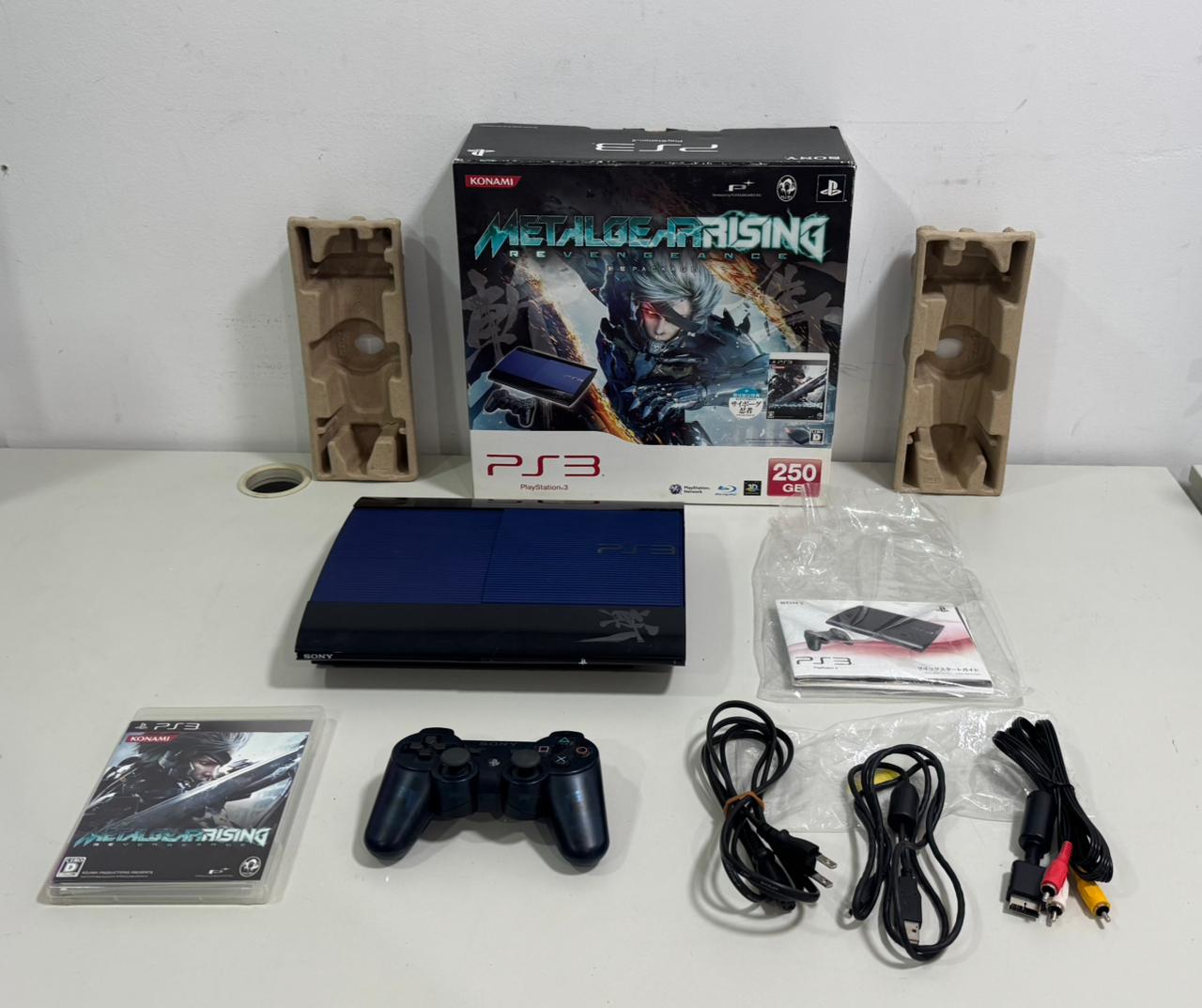 Console Playstation 3 Super Slim Edição Metal Gear Rising - PS3 Super ...