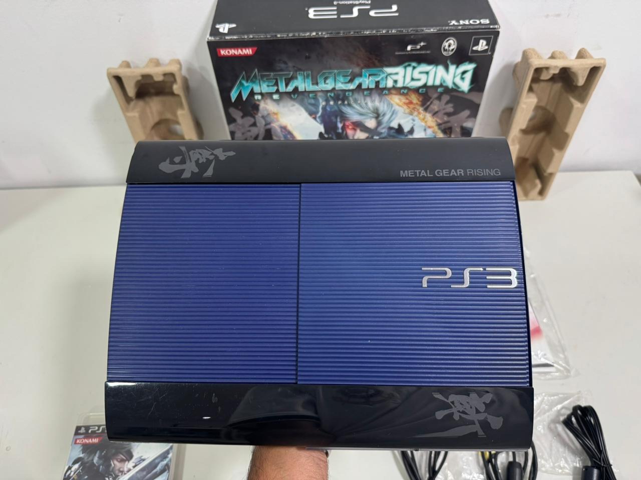 Console Playstation 3 Super Slim Edição Metal Gear Rising - PS3 Super ...