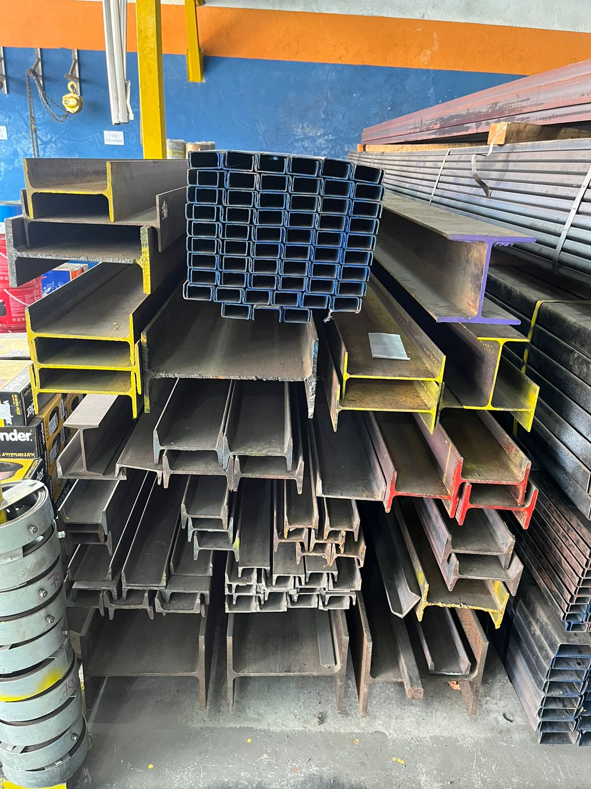 VIGA U 6" X 1° ALMA AÇO - 6 METROS LAMINADA - Brasfer o Lojão do Aço