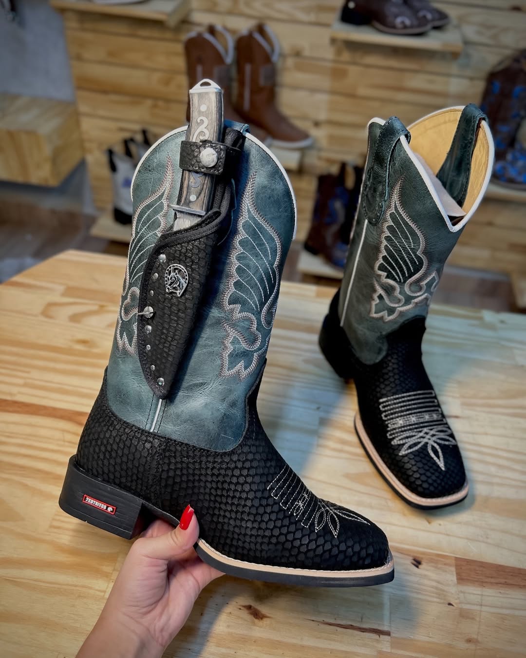 Bota Texana Com Bainha E Faca Couro Azul Petróleo - Botas Texanas ...