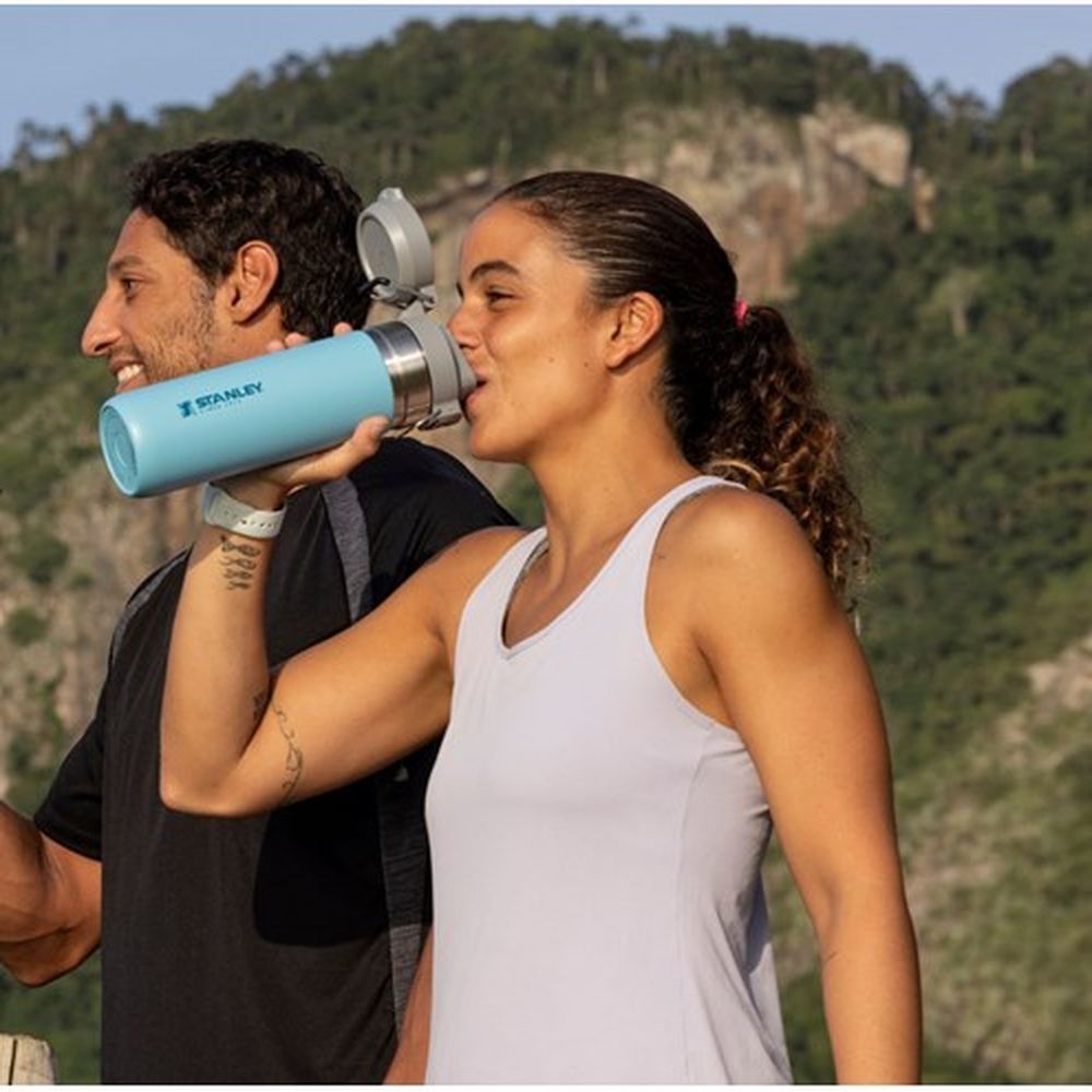 Garrafa Termica Stanley Quick Flip 8248 Pool 710Ml - 2Plays - As Melhores ofertas você encontra ...