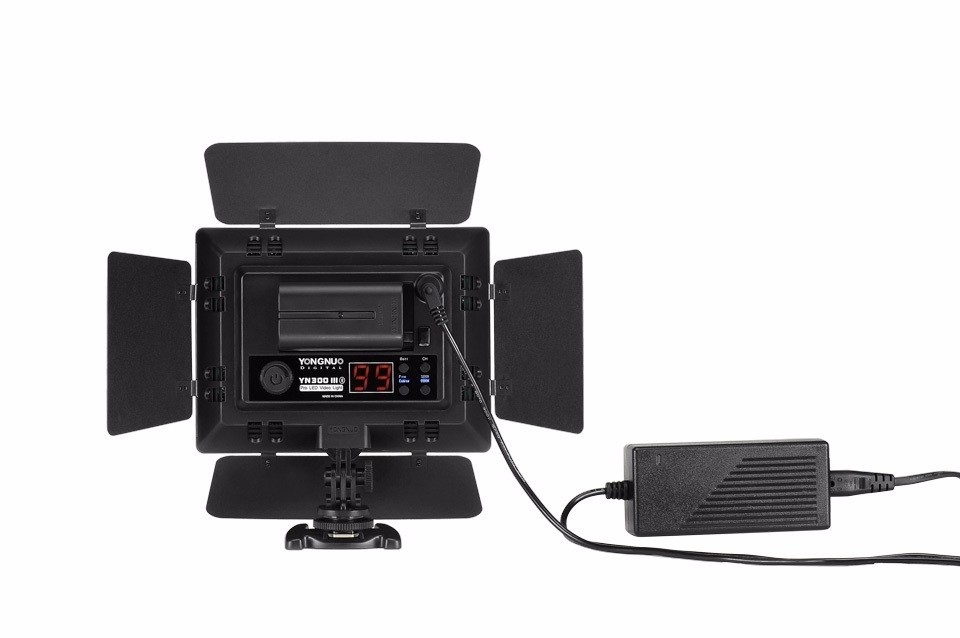 Iluminador LED Yongnuo YN-300 III Bi-color 3200-5500K - Backup Equipamentos