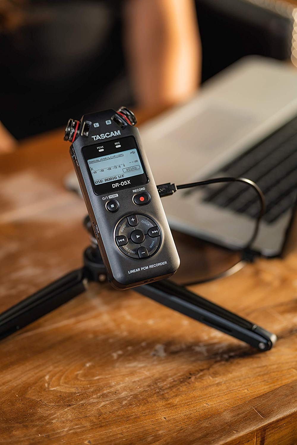 Tascam DR-05X Gravador de Áudio Digital Estéreo de Mão com Interface ...