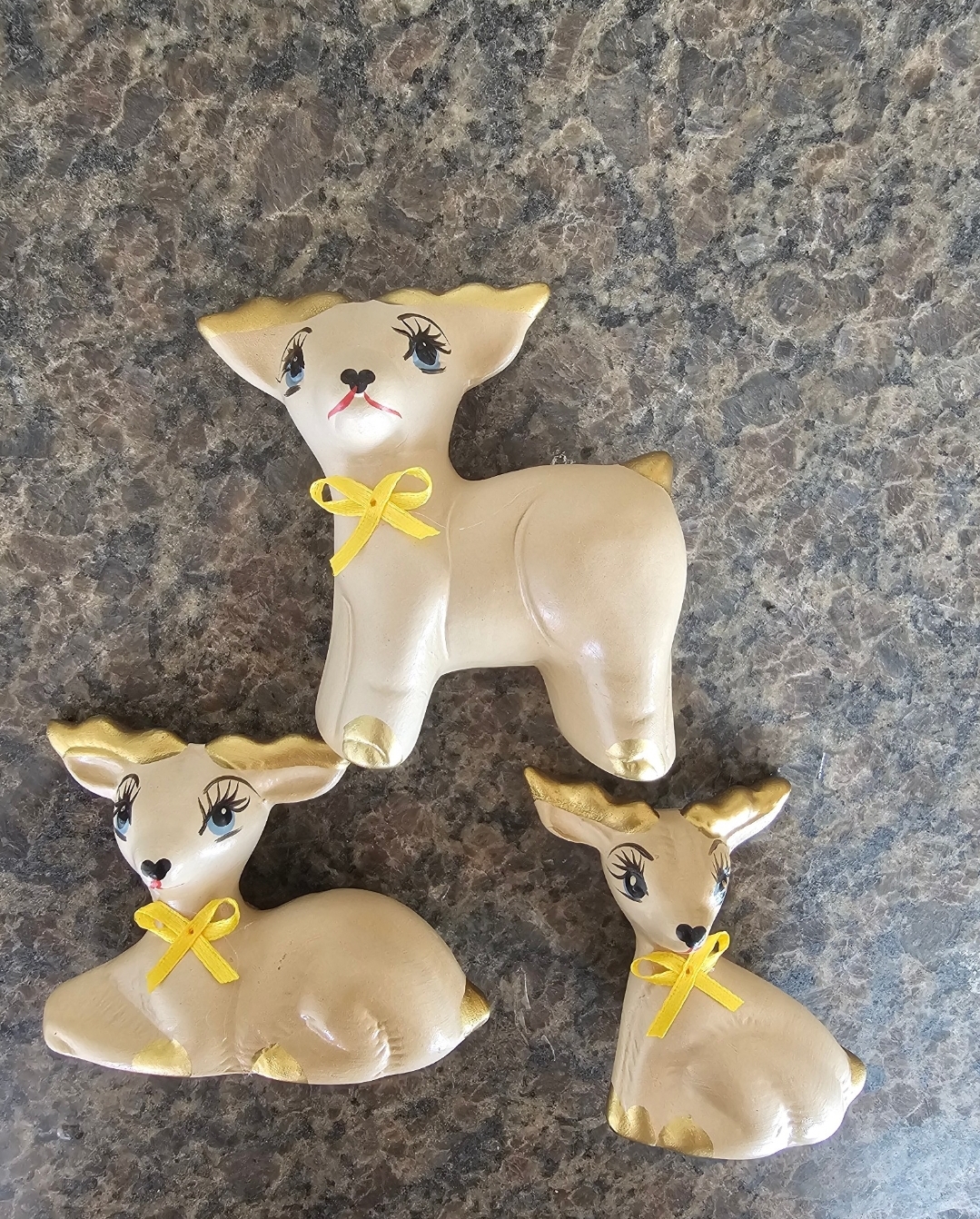 TRIO DE RENA MINI BEGE COM DOURADO DECORAÇAO DE NATAL - Kátia Ferreira ...