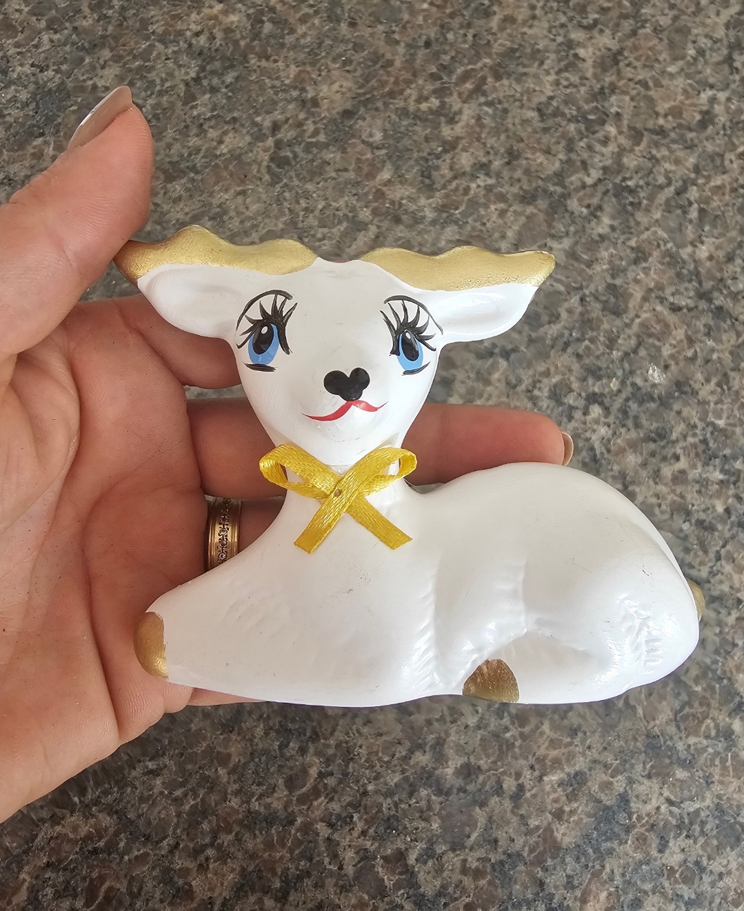 MINI RENA BRANCA DOURADO DEITADA - Kátia Ferreira suculentas