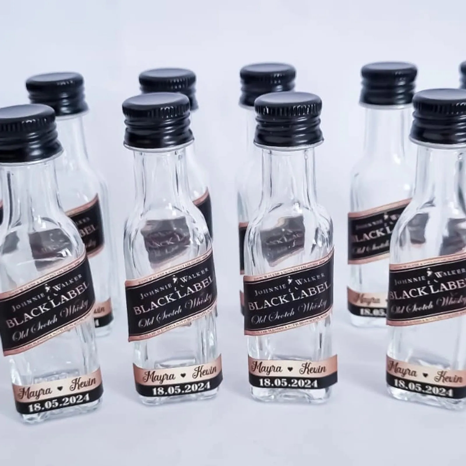 Miniatura Whisky Black Label Personalizada - Donaire Personalizados