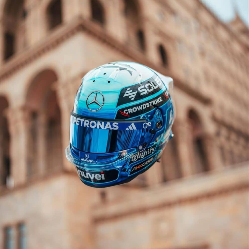 Capacete George Russell Mercedes F1 Team Azerbaijan GP 2025 1:5 Spark ...