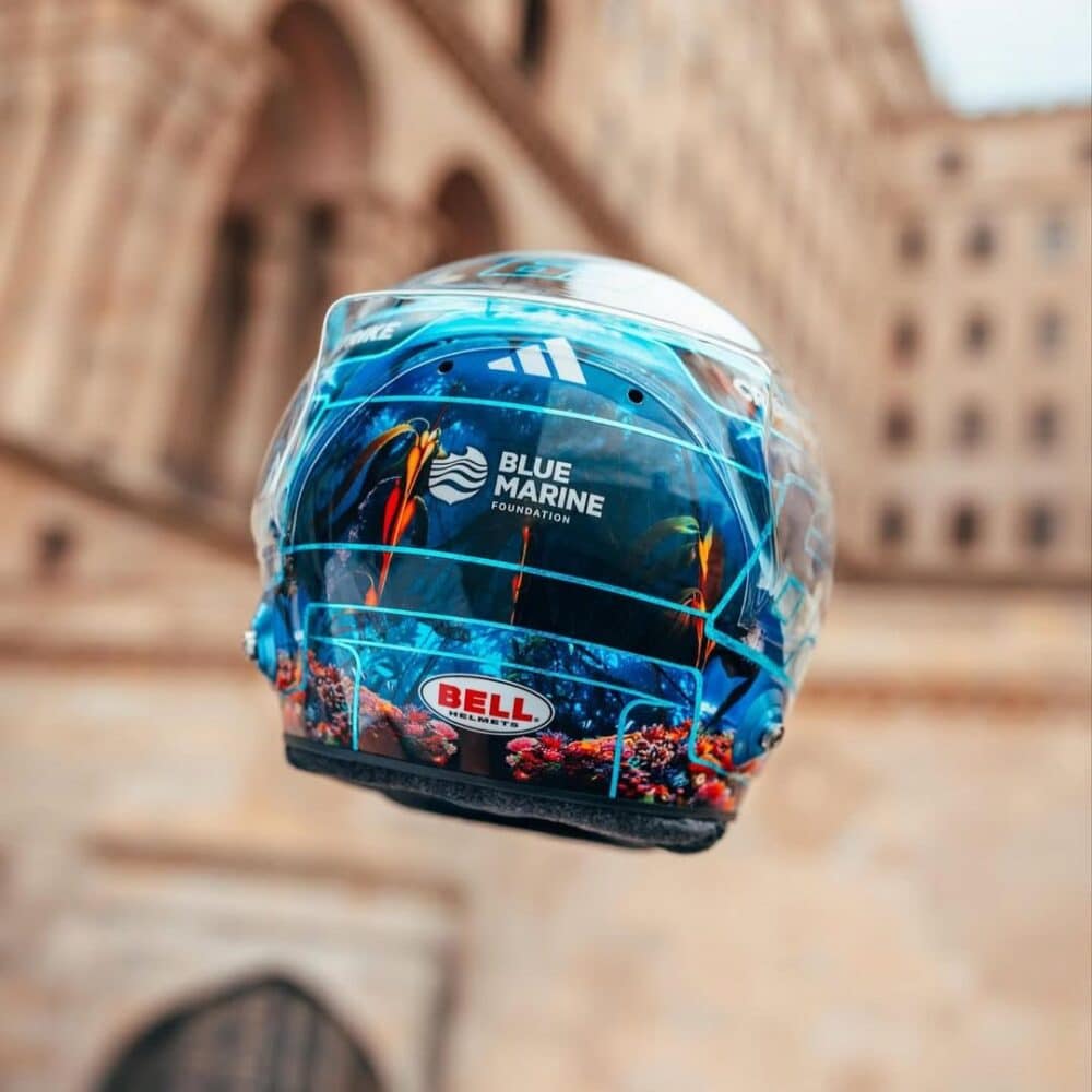 Capacete George Russell Mercedes F1 Team Azerbaijan GP 2025 1:5 Spark ...