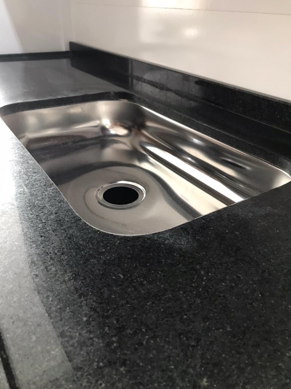 Pia de Cozinha Granito Preto Kasa 2m com cuba inóx - ReformAqui ...