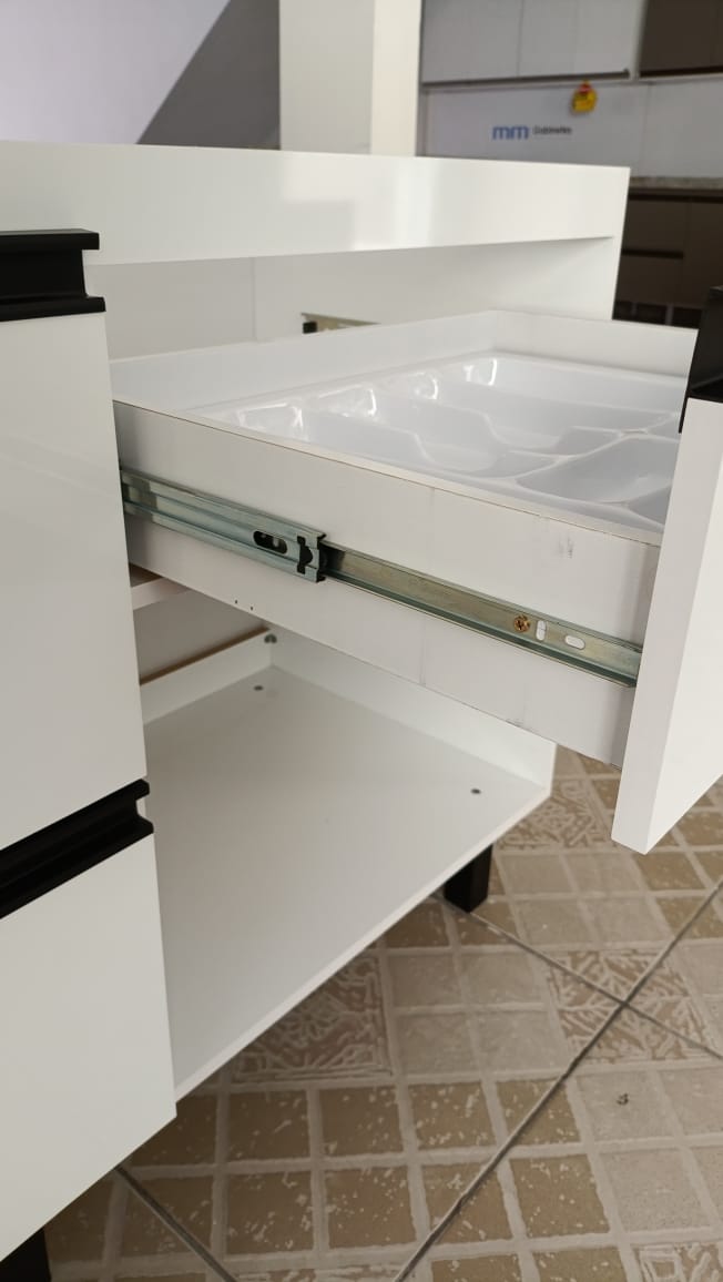 Armário de Cozinha Com Entrada para Forno Queen 1,5m - ReformAqui ...