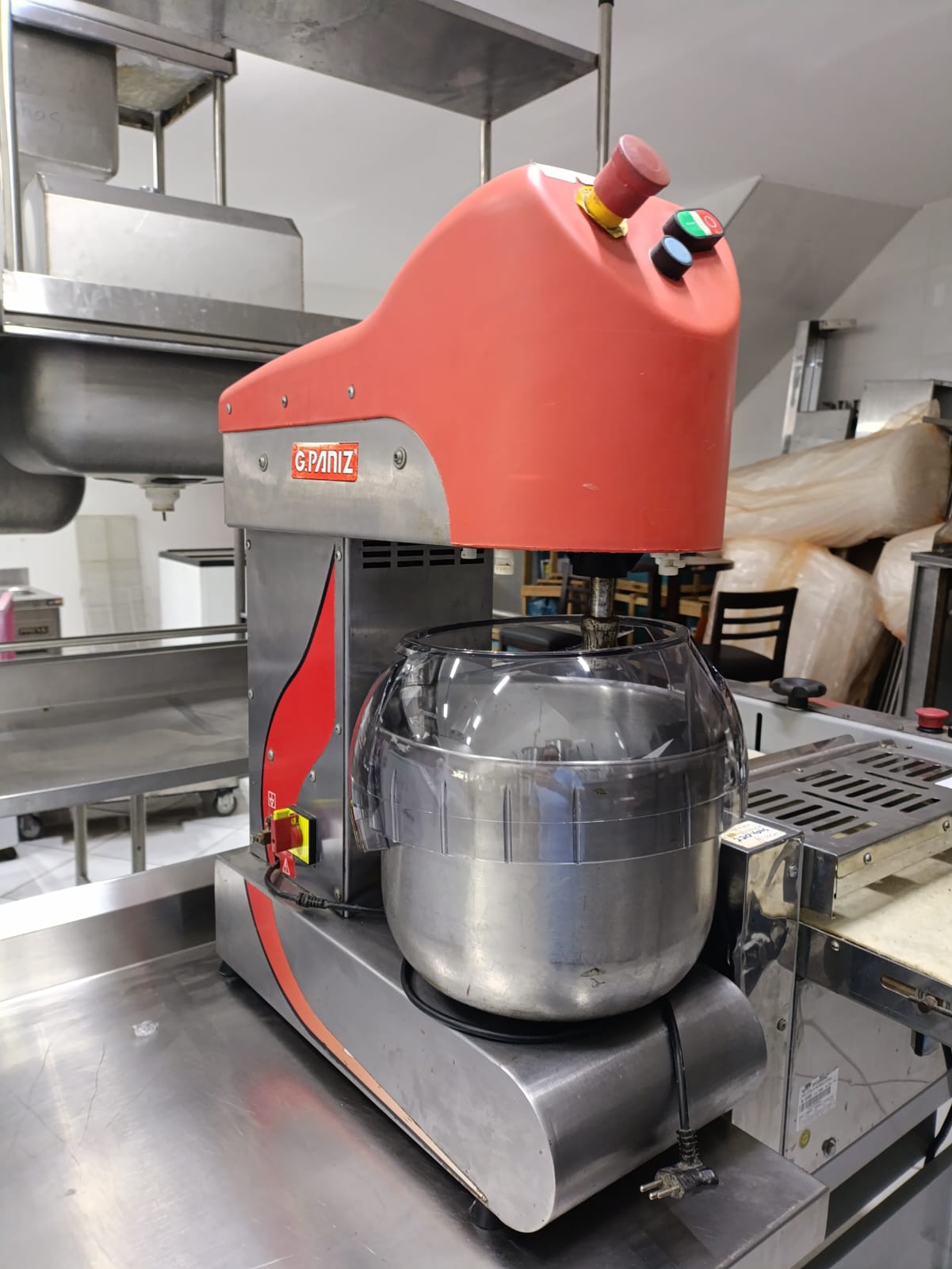 Batedeira planetária gpaniz 12 litros em inox bp12rp 220v semi nova - Point das Cozinhas