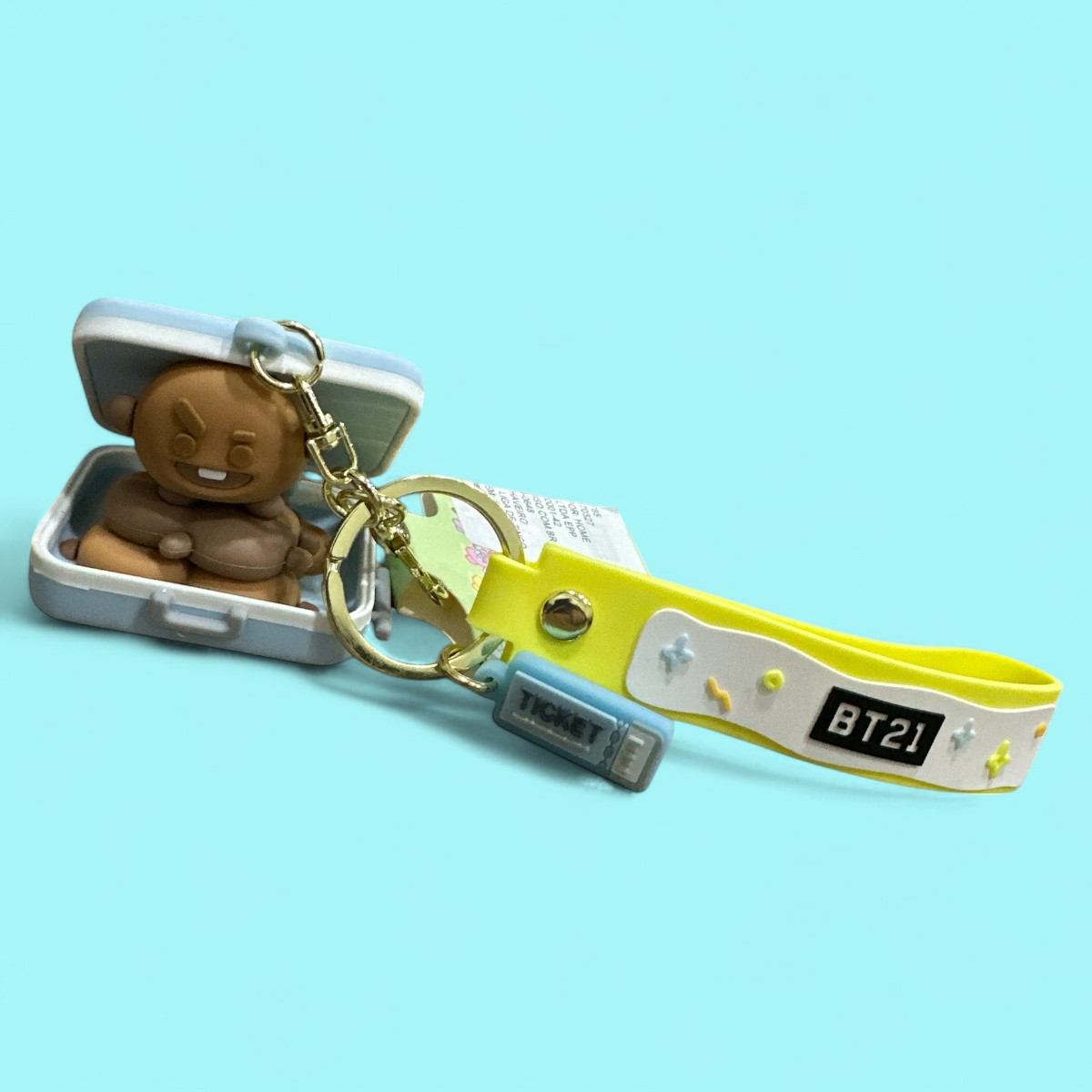 Chaveiro BT21 Shooky Com Mala E Ticket Kpop Miniso - Miniso Shop