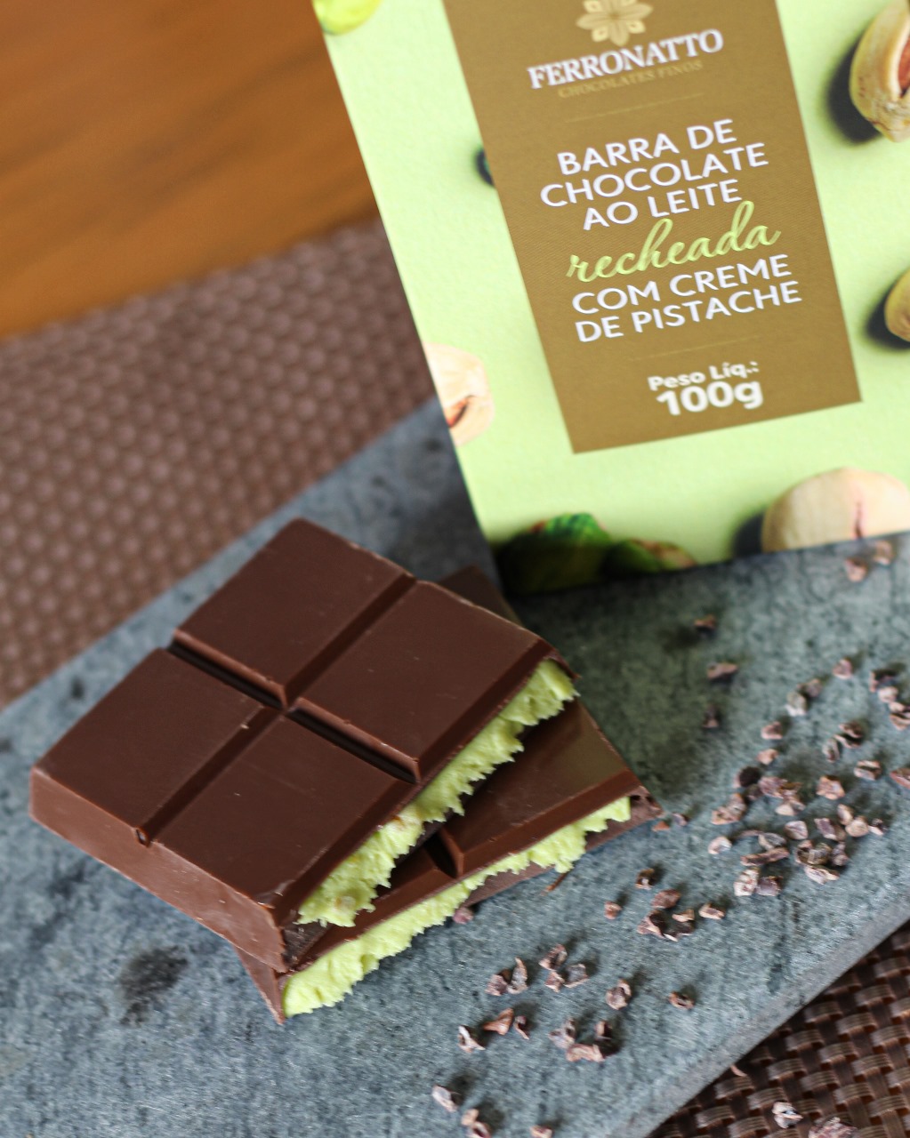 Barra de Choc ao Leite Recheada com Creme de Pistache 100g - Ferronatto ...