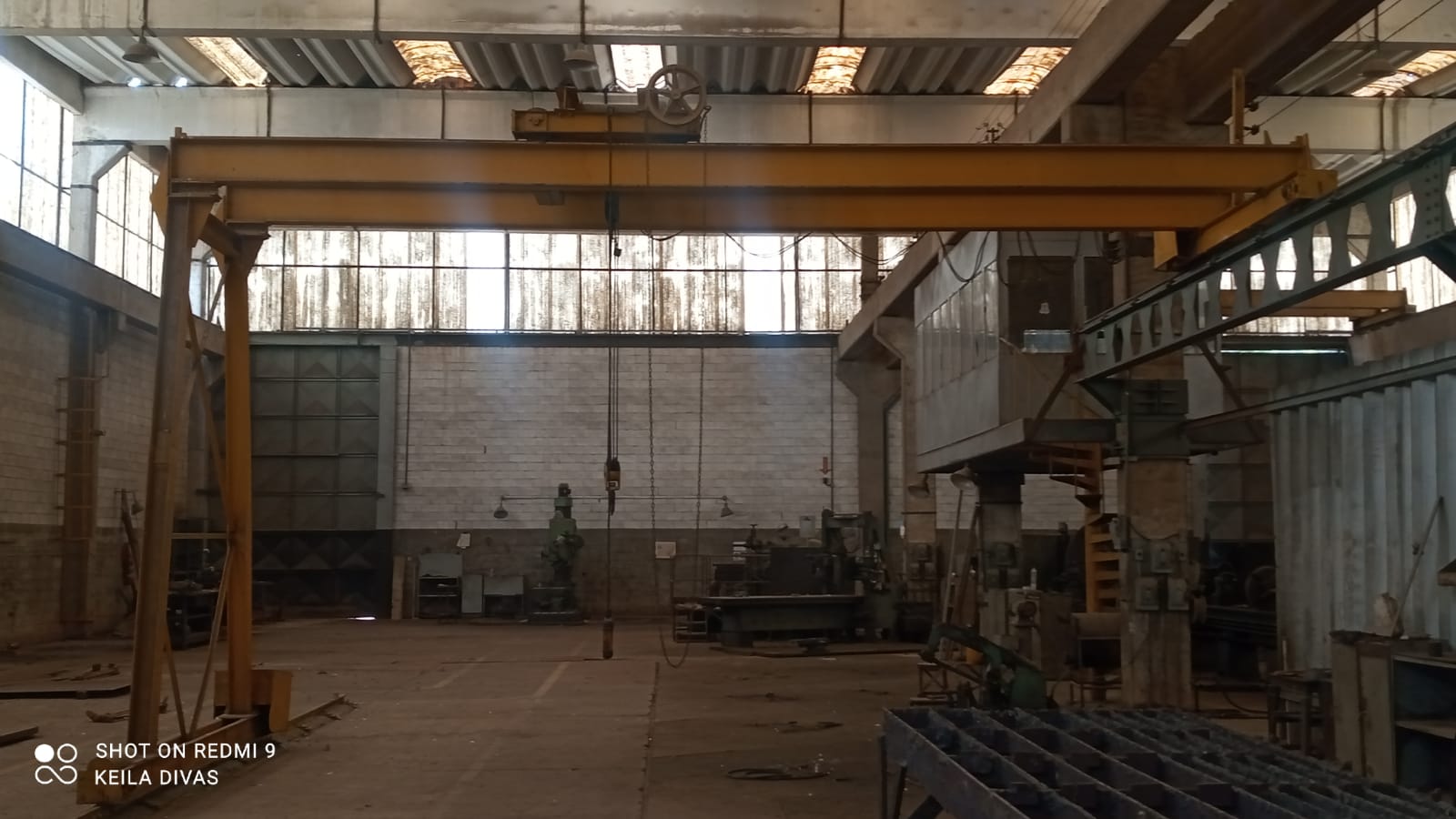 Semi Pórtico Rolante Capacidade 2 Toneladas Altura do moitão 3.5 50 M ...