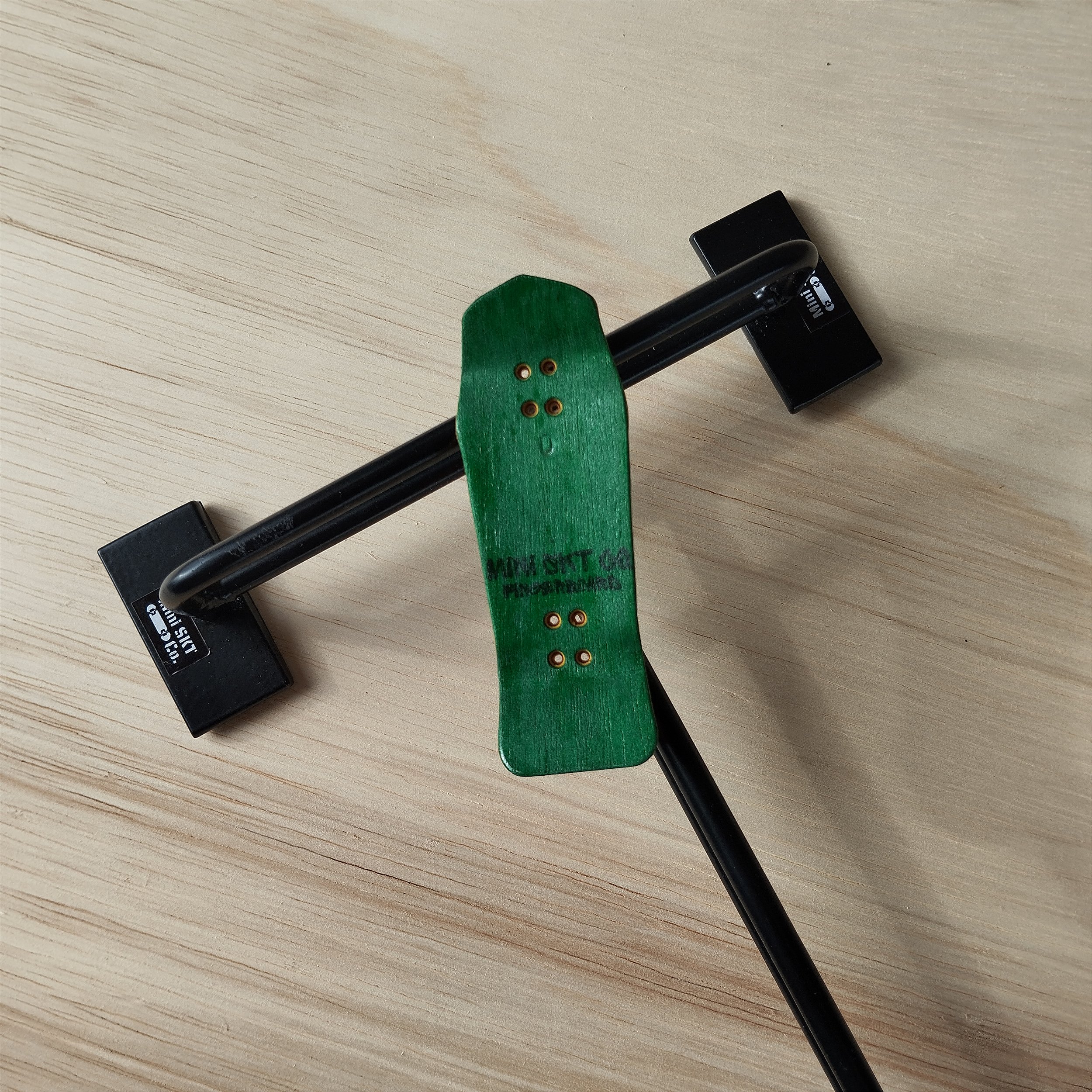 Deck linha "Old Is Cool" - modelo "Dragon" para Fingerboard e Skate de ...