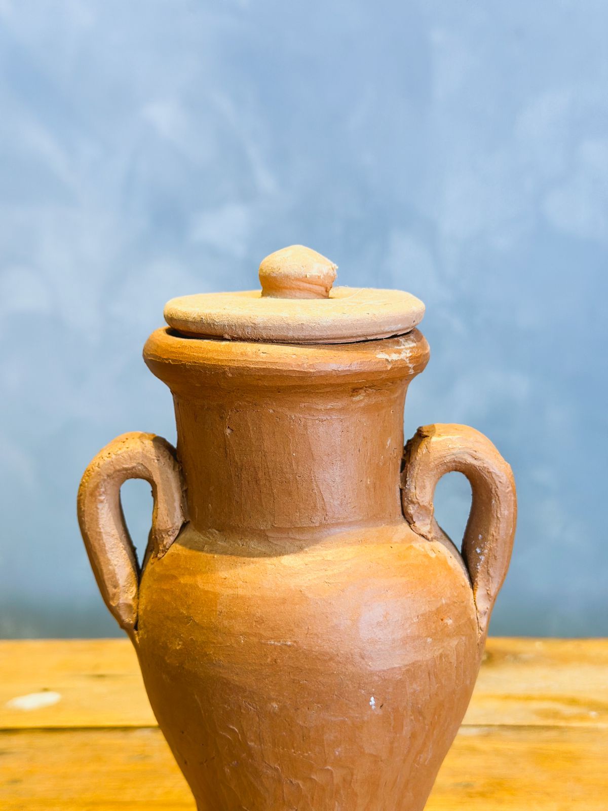 Quartinha de Barro c/ Asa envernizada - 17cm - Chamado de Fé