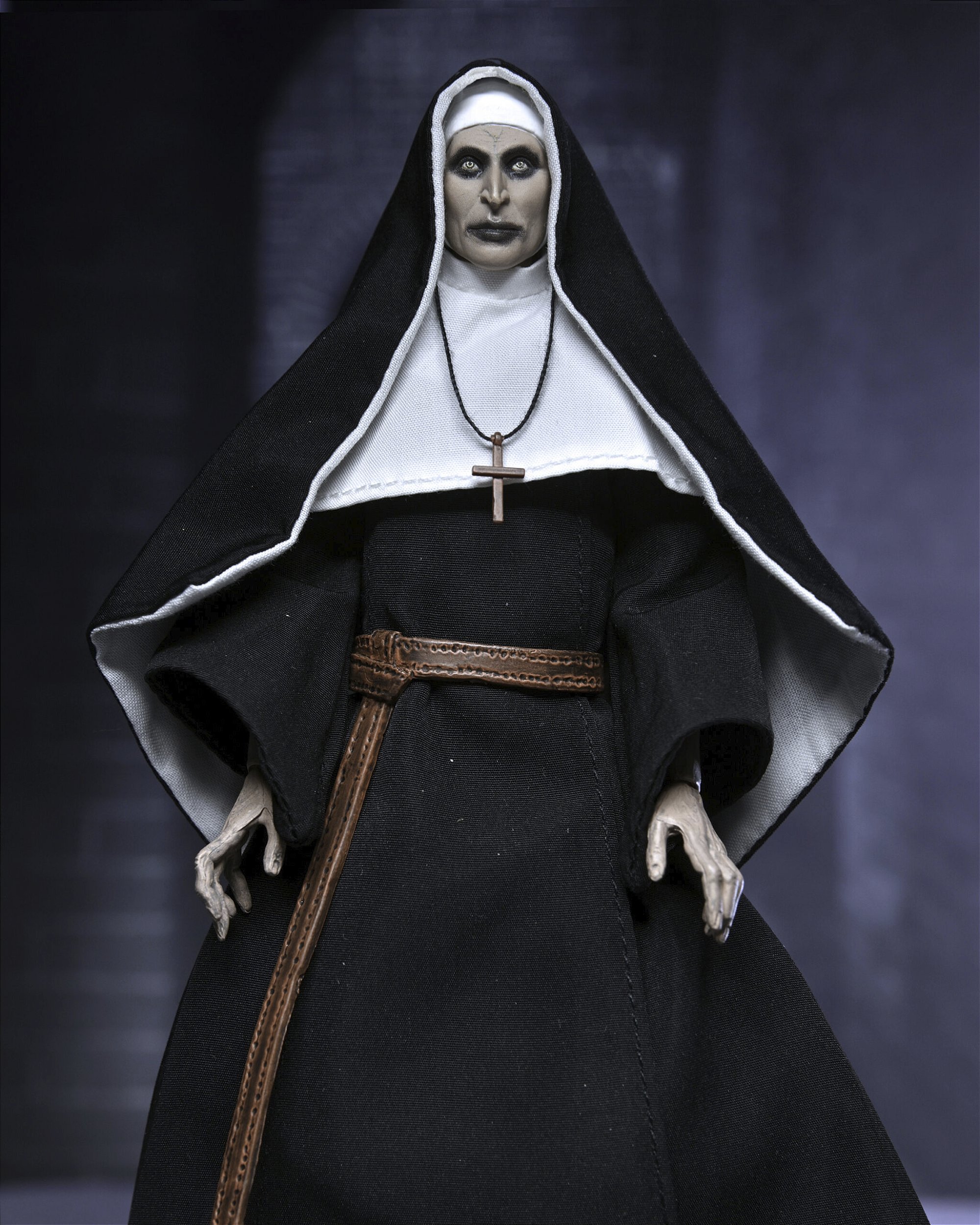 Action Figure Ultimate Valak A Freira - Neca Toys - Cubo Nerd - O ...