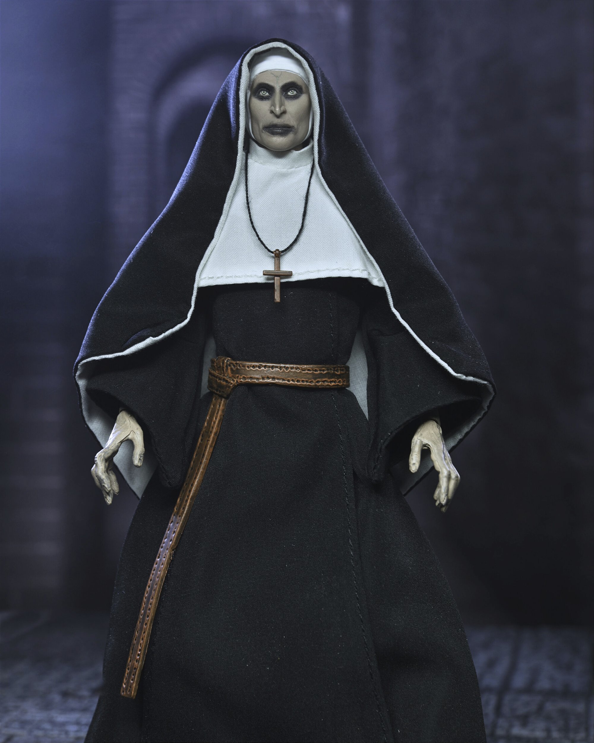 Action Figure Ultimate Valak A Freira - Neca Toys - Cubo Nerd - O ...