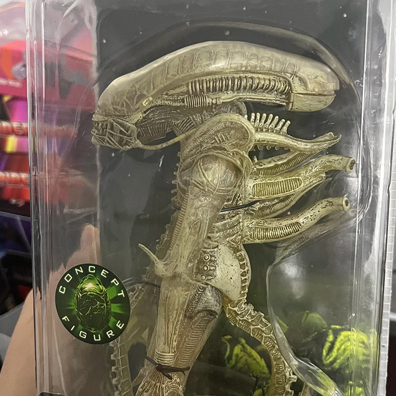 Action Figure Xenomorph Translucent Prot. Suit Alien - NECA - Cubo Nerd ...