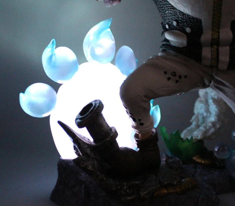 Figure Bartholomew Kuma 30cm c/ LED's - One Piece - Cubo Nerd - O ...