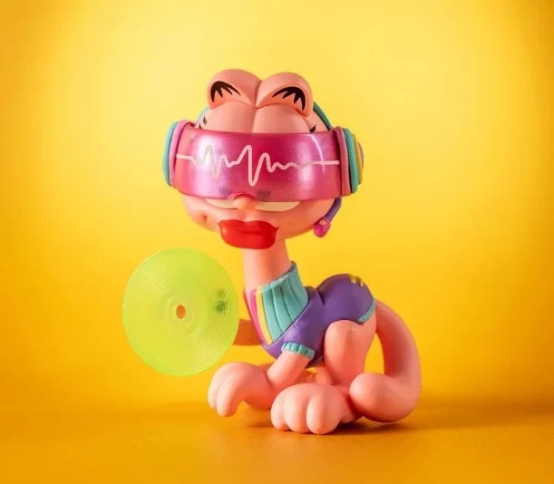 Figure Arlene Cyber DJ - Pop Mart Original - Cubo Nerd - O universo ...