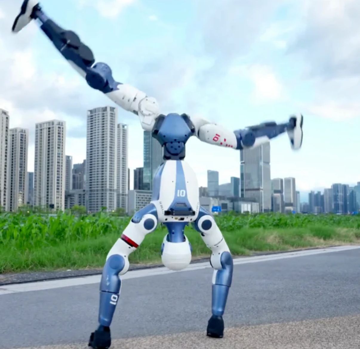 Robô Humanoide R1 - Unitree - Humanoide R1 - Premier Drones - A Sua ...