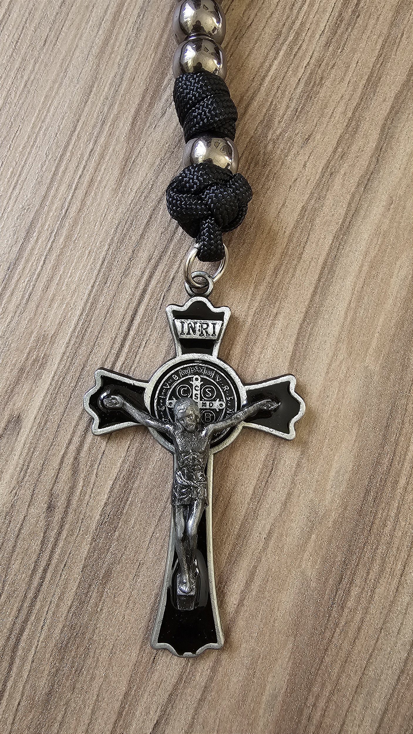 Terço de São Bento dos Homens Crux Sacra Sit Mihi Lux - Loja Jovens ...