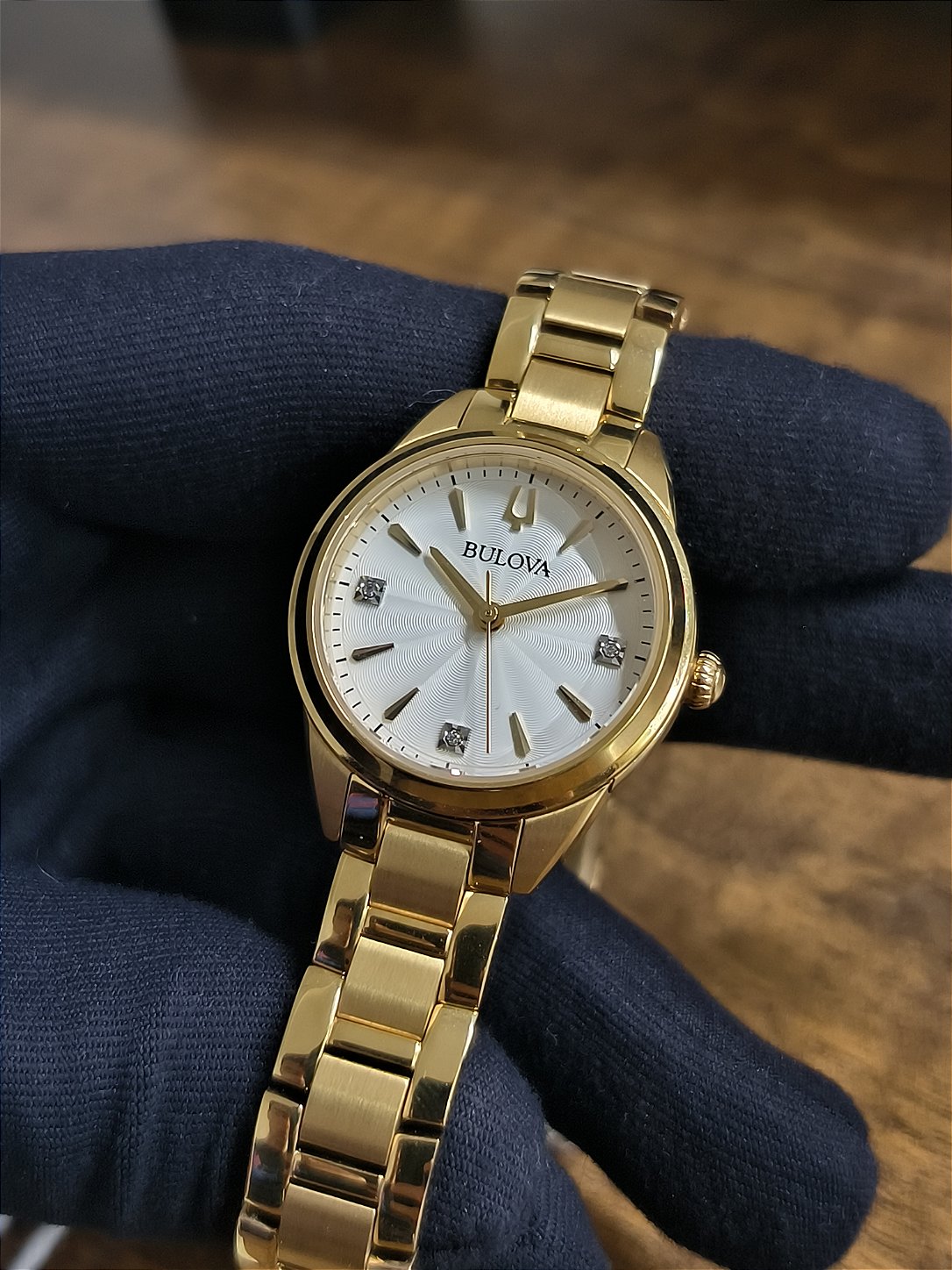 Relógio BULOVA Dourado Sutton 97P150 3 Diamantes - Relojoaria São Paulo ...