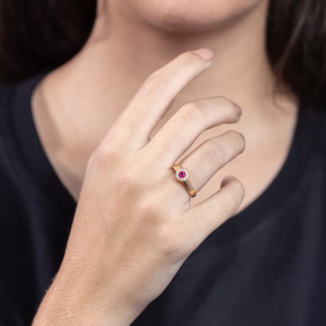 Anel Feminino Cravejado com Rubi e Brilhantes - Sterom Joalheria - www ...