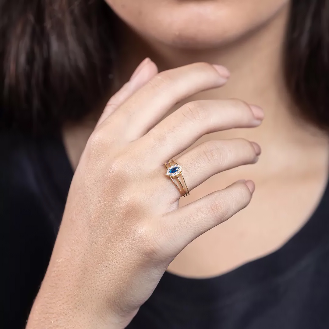 Anel Feminino Cravejado com Esmeralda e Brilhantes - Sterom Joalheria ...