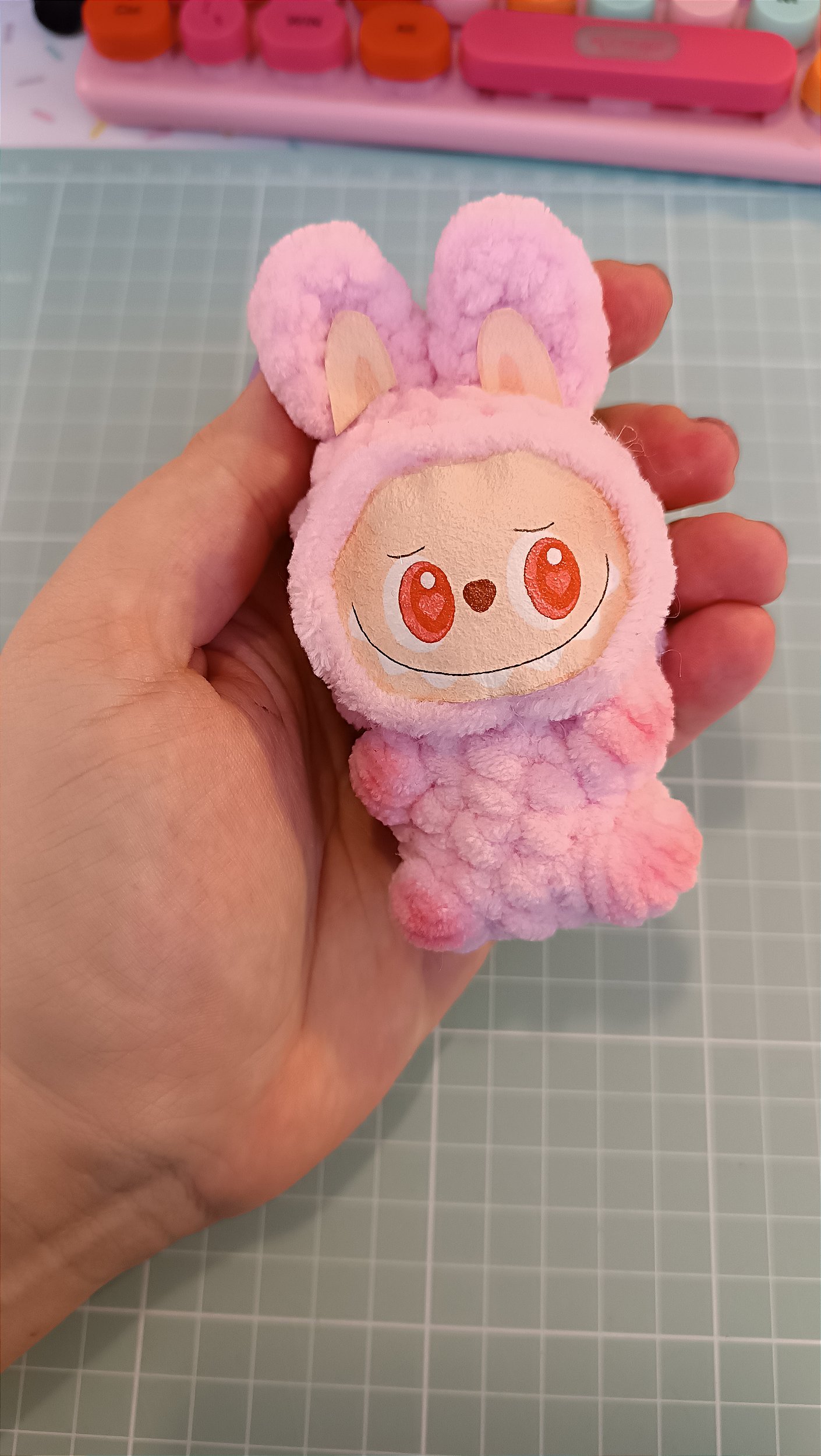 Mini Labubu Rosa - Dada - ABCrochet