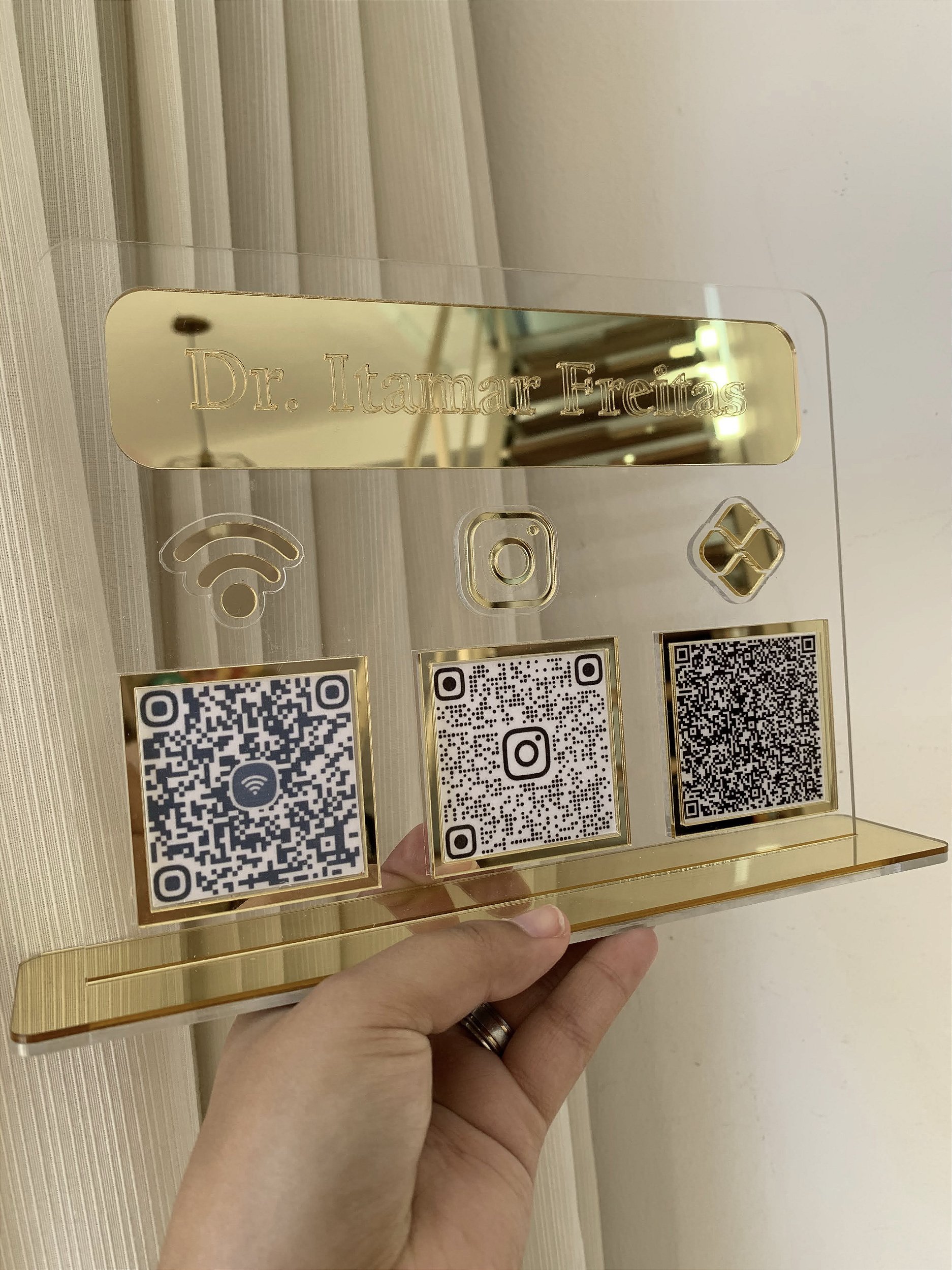 Placa Qr Code Acrílico - 3 Espaços - Lima Personalizados