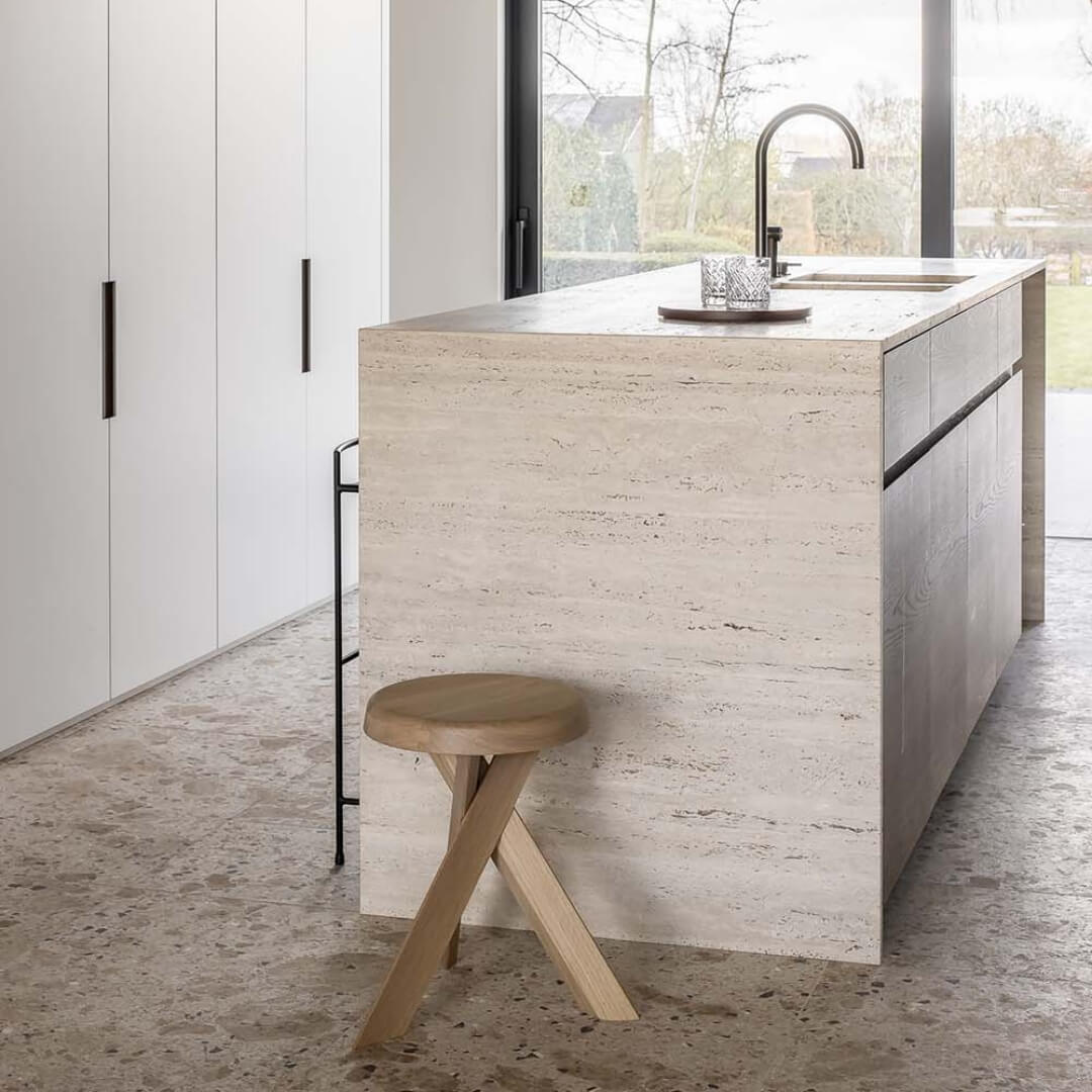 Piso Travertino Romano 1m x 1m - Pedra Espanha