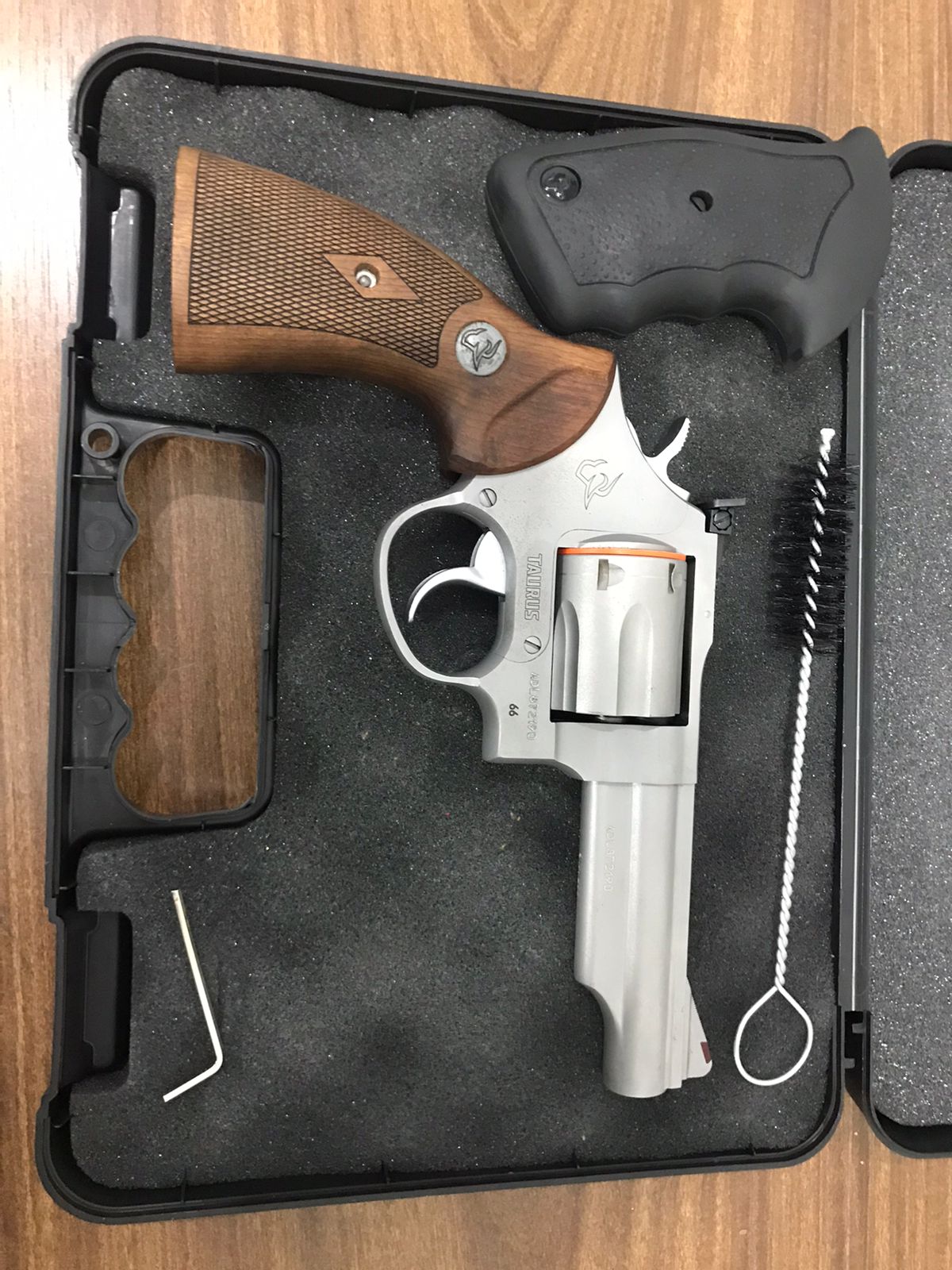 Revólver Taurus RT 66 - Calibre .357 Mag cano 4" - Savage Armas e Munições