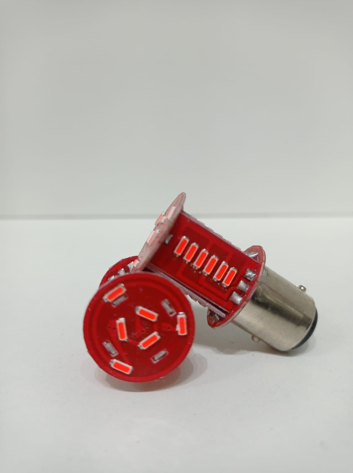 LAMPADA LED 2 POLOS SEQUENCIAL 30 LEDS 12V VERMELHA - Four Leds Lampadas Automotivas