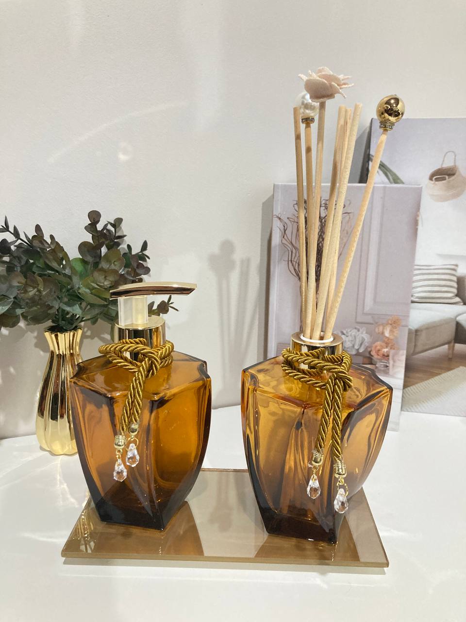 Kit Difusor e Saboneteira com Bandeja Elegance Dourado com marrom - KRC HOME DECOR