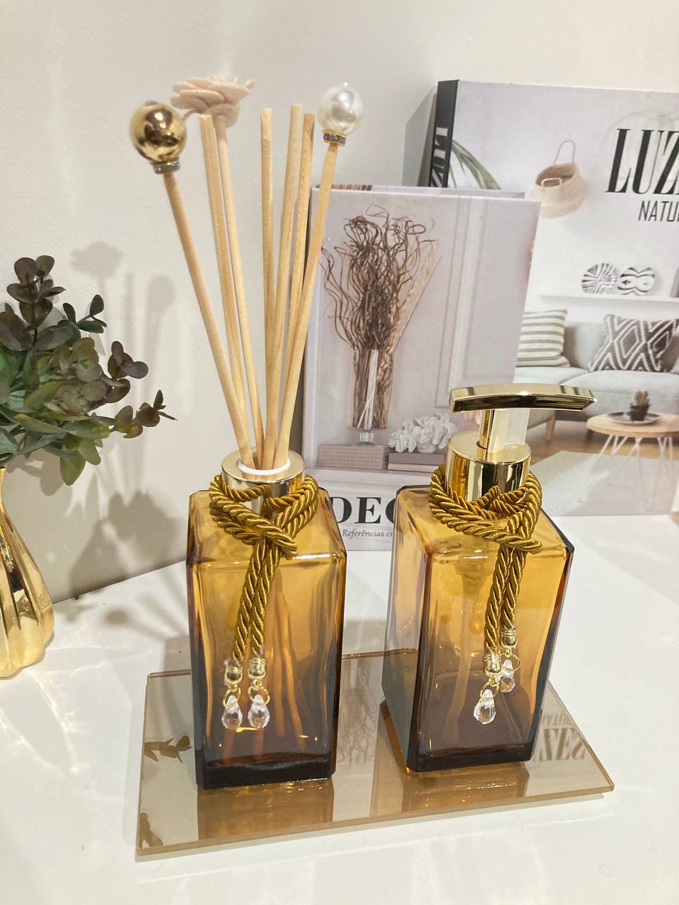 Kit Difusor e Saboneteira com Bandeja Square Dourado com Marrom - KRC HOME DECOR