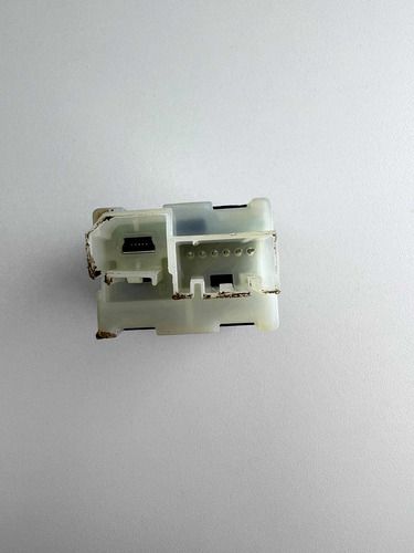 Entrada Botão Usb Console Tracker 2020 A 2023 13536589 - VF Auto Peças