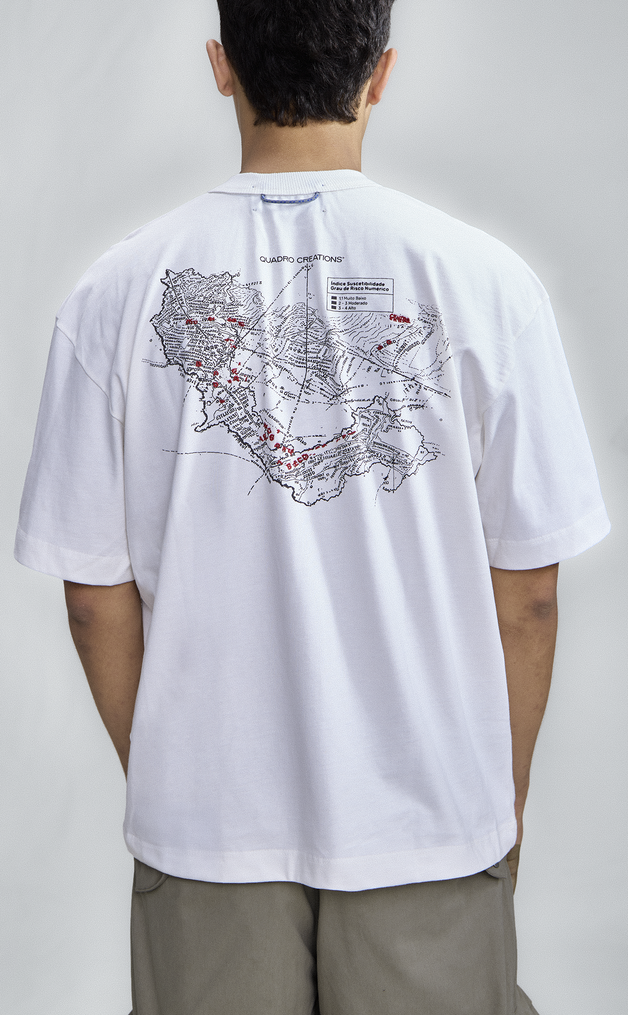Camiseta Quadro Creations Maps Boxy Off White - TIMELESS - moda streetwear
