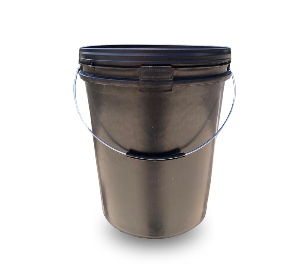 Baldes reciclados 18L com tampa lacre e alça metalica da Nastripack ...