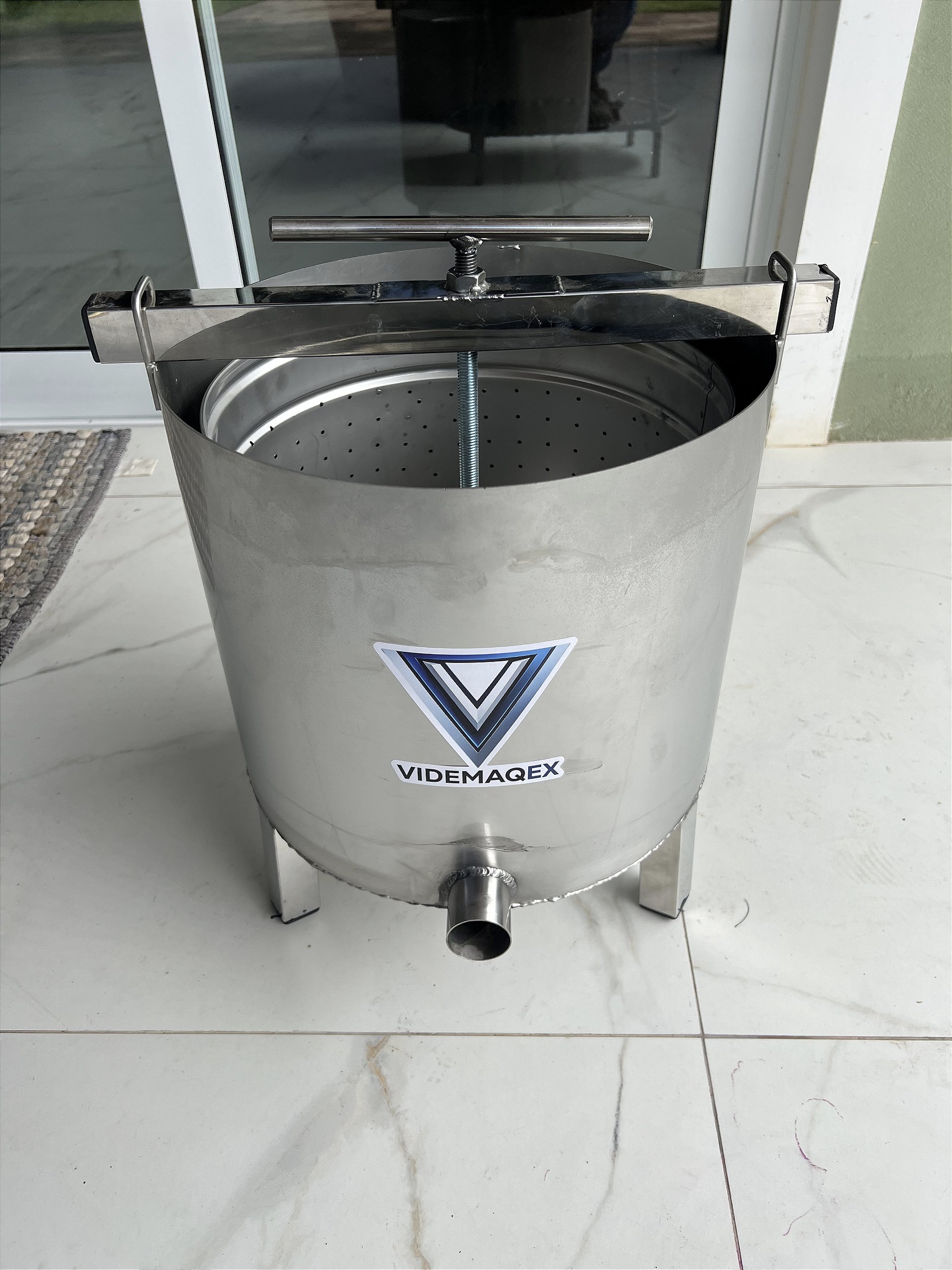 Prensa manual 25 litros inox 304 cacau carnes mel frutas - VidemaqEX